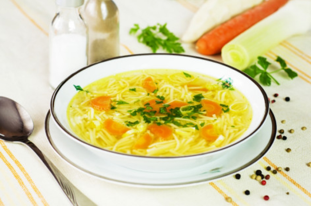 Domača goveja juha | Bambino.si - Portal za nosečnice in dojenčke